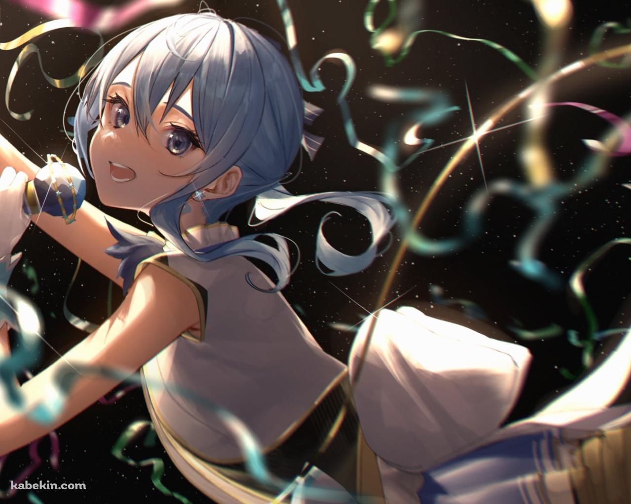 紙吹雪舞うステージ上でマイクを持って歌う星街すいせい / ホロライブ / バーチャルYouTuber / Vtuber(1280x1024px ...
