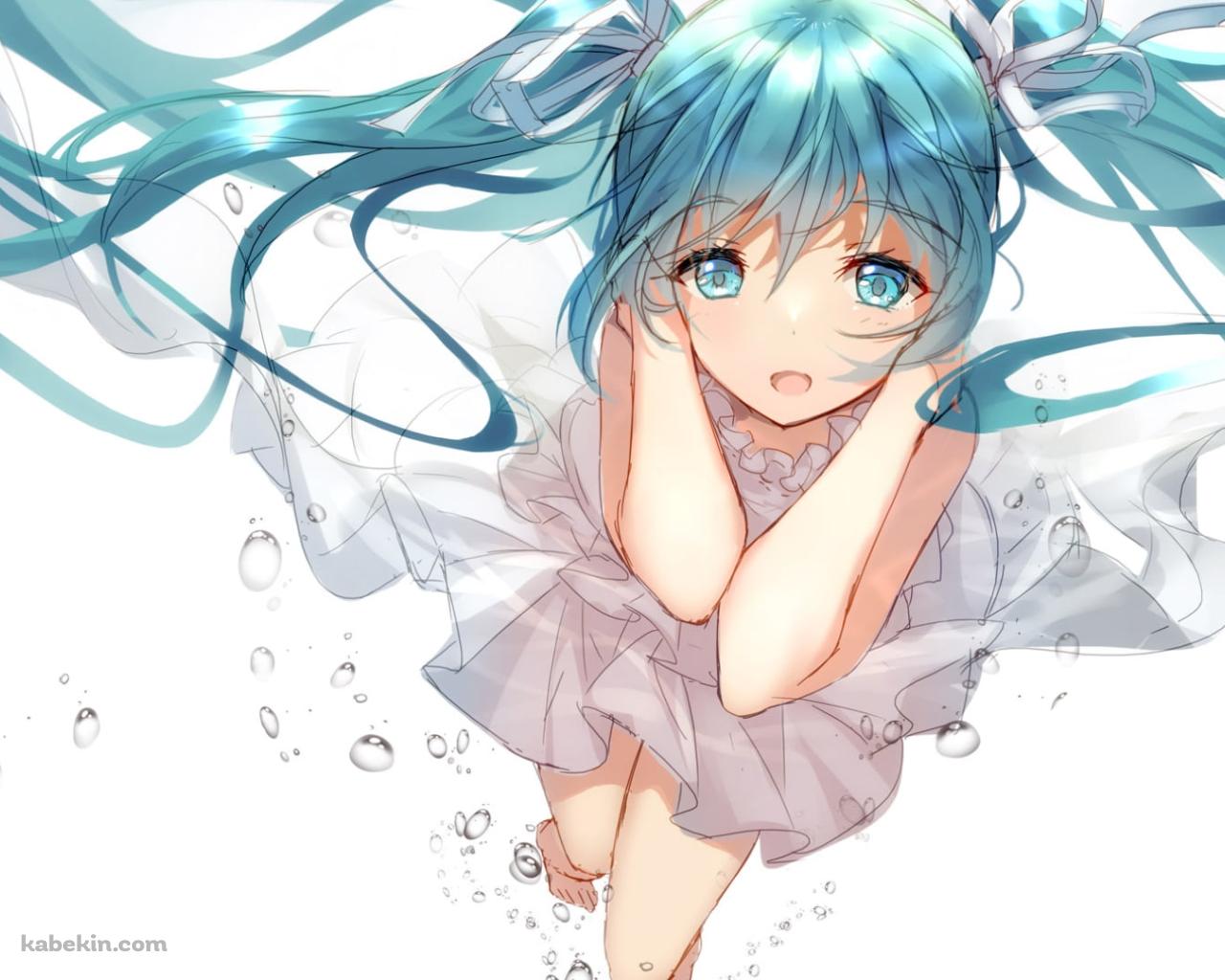 水の中を泳ぐ可愛い初音ミク / ボカロ / ボーカロイド(1280x1024px)のデスクトップPC用の壁紙 | 高画質 | 壁紙キングダム