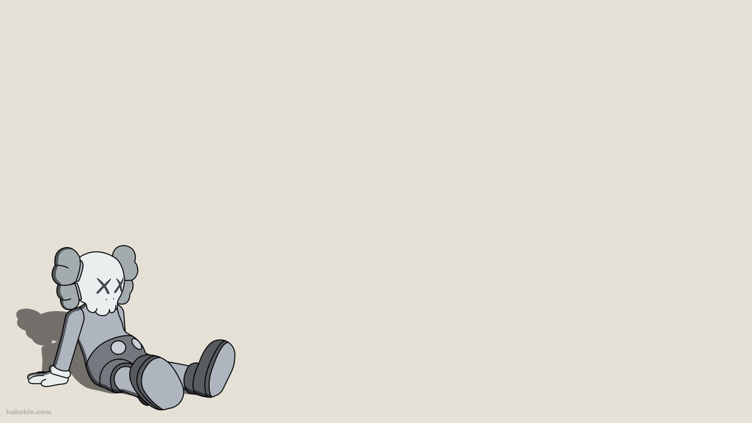 床に座るカウズ / Sit Down KAWS(2560x1440px)のデスクトップPC用の壁紙 | 高画質 | 壁紙キングダム